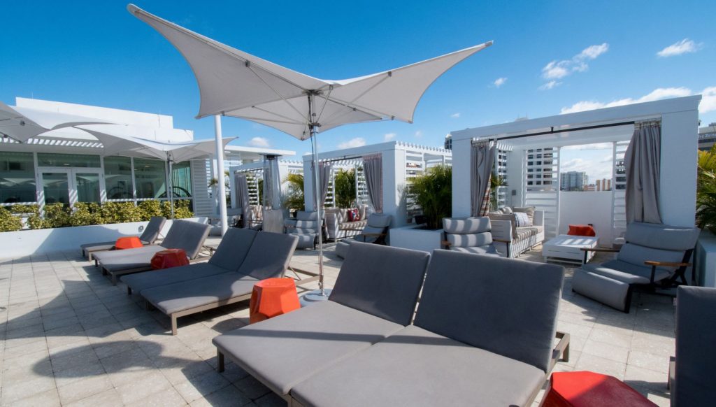 3_Art_Ovation_rooftop | Think Simple